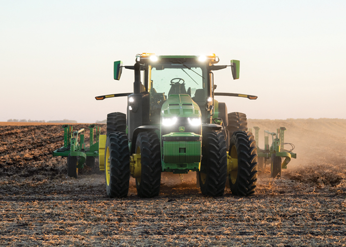 Deere’s first electric tractor planned for 2026 launch - News